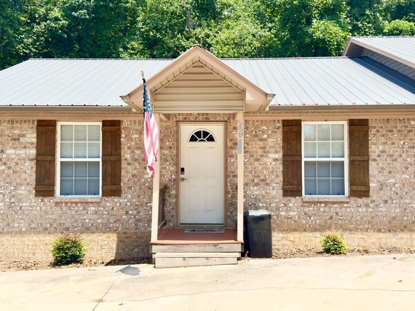 Charming 2-bedroom Townhome In Delightful Guntersville With Ac, Wifi - Guntersville, AL
