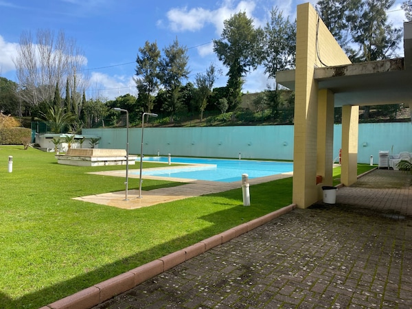 3 Bedrooms Apart With Pool & Tennis - Odivelas
