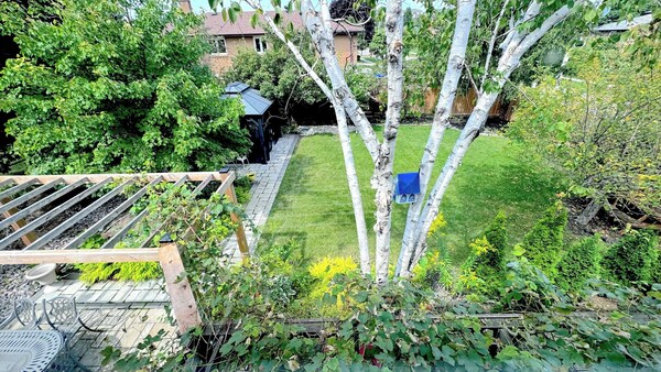 Luxury Modern Retreat: Sauna, Theatre, Pool Table - Mississauga