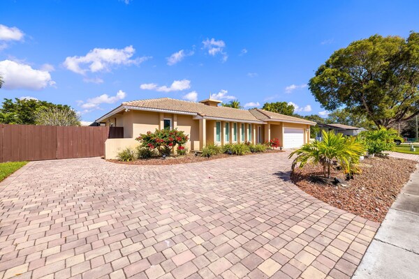 Vacation Hidden Gems - Pembroke Pines, FL