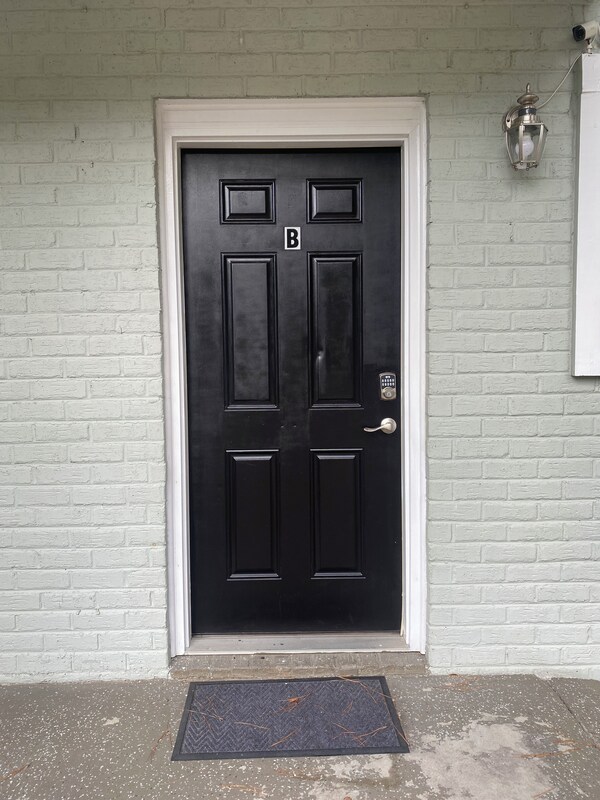 Comfortable/close To Everything 2-bedroom/ 1 Bath Apartment In North Charleston. - Charleston, SC