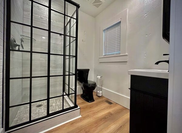 Stunning Loft, Downtown Sherman, Washer/dryer, Wifi, - Fairview Park, Sherman