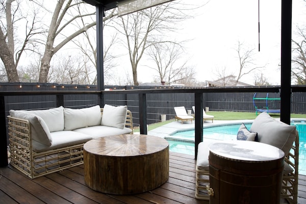 Heated Pool, Hot Tub, Large Deck, Pond, Sleeps 7, Near Dallas Arboretum - Mesquite, TX