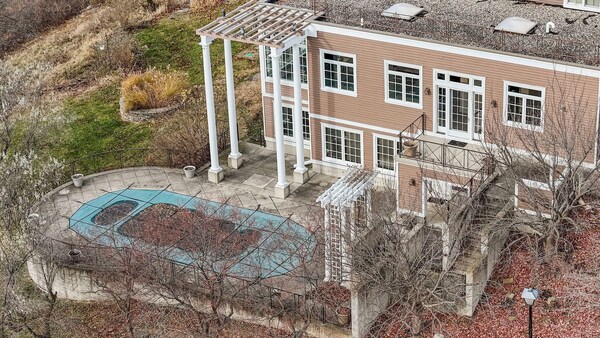 Luxurious House Near Cornell Campus With Lake Views And Incredible Sunsets. - Ithaca, NY