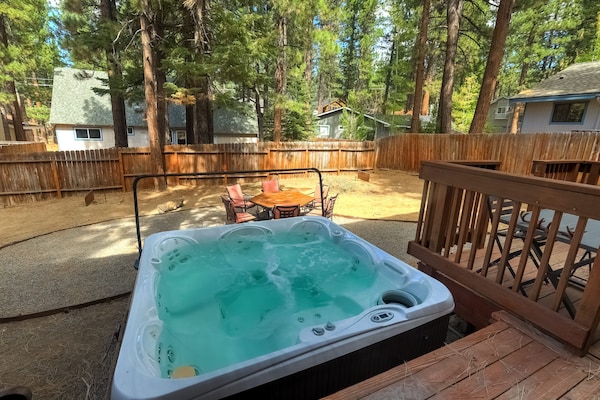 Montgomery Estates Bliss - Hot Tub, Pets, Family Fun! - South Lake Tahoe, CA
