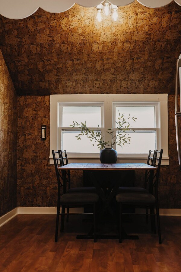 Charming 2-bedroom Upper Apartment In Fabulous Downtown Saint Charles, Mn. - Carley State Park, Plainview