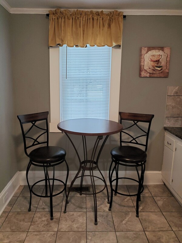 Historic Feel Chestnut Near Ecu, Hospital, & Uptown Greenville - Greenville, NC