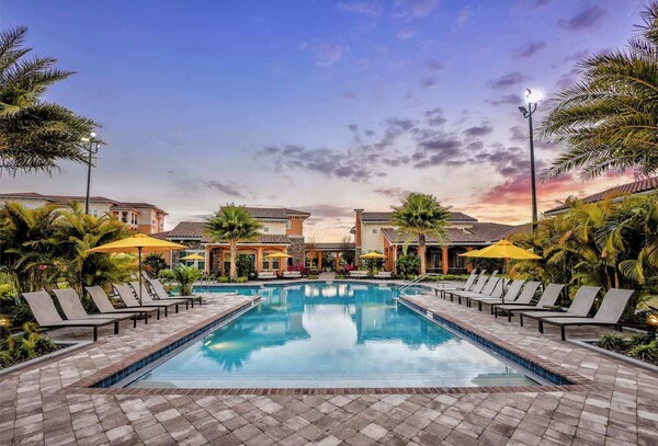 "Carri-vision Suite In Orlando/kissimmee's, Disney World - St. Cloud, FL