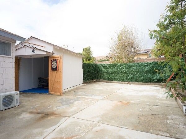 Big Gated Yard, Work/play Room, King Bed - Agoura Hills, CA