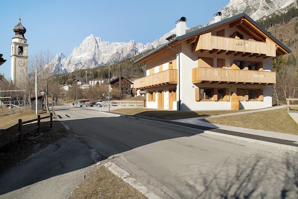 Appartamento 'La Casa Di Hilde' Con Vista Sulle Montagne, Terrazza Privata E Wi-fi - Borca di Cadore