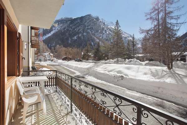 Apartment 'La Maison Du Bonheur Lillaz' With Mountain View, Shared Garden And Balcony - Cogne