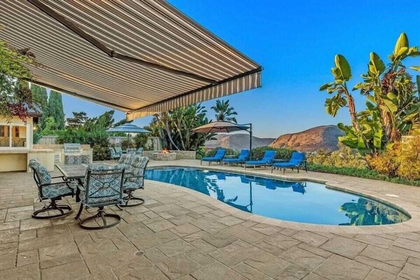 Pool, A/c, Fire Pit, Views Of Cowles Mountain - Hemingway Heaven - New Listing With A Pool! - Spring Valley, CA