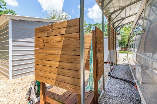 Iconic Airstream Camper, Private Pet Friendly, Near Sportplex, 8 Mi To Beach. - Alabama