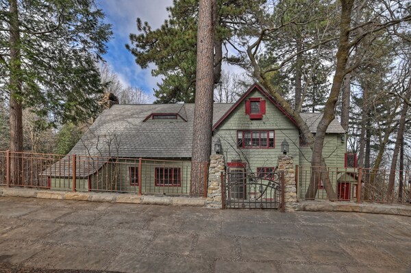 Hollywood History-shirley Temple's Hillside Cabin - Fontana, CA