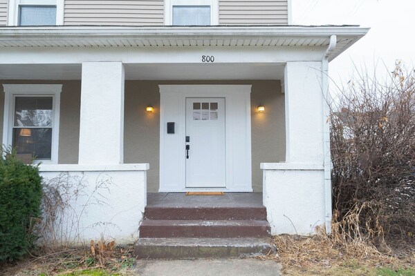 Big 3-story Home, Walk To Campus. - Beavercreek, OH