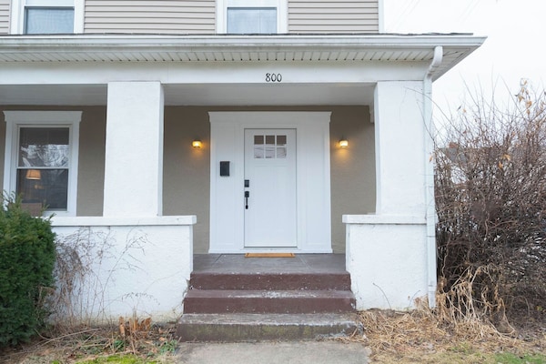 Big 3-story Home, Walk To Campus. - Beavercreek, OH