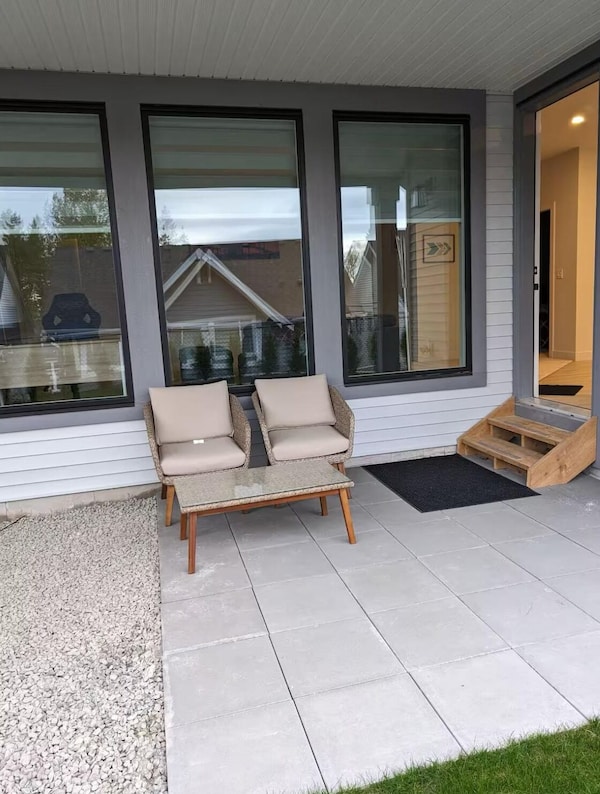 Home Away From Home, Next To Mission Golf Course, Racetrack And Hiking Trails. - Mission