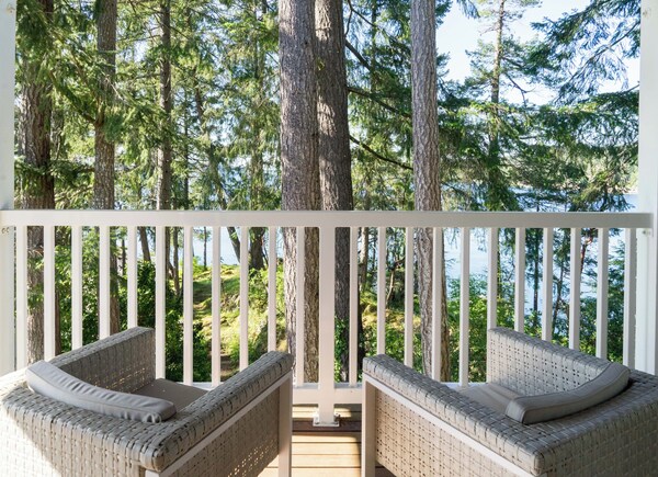 The Loft Oceanfront Retreat On Salt Spring Island - Salt Spring Island