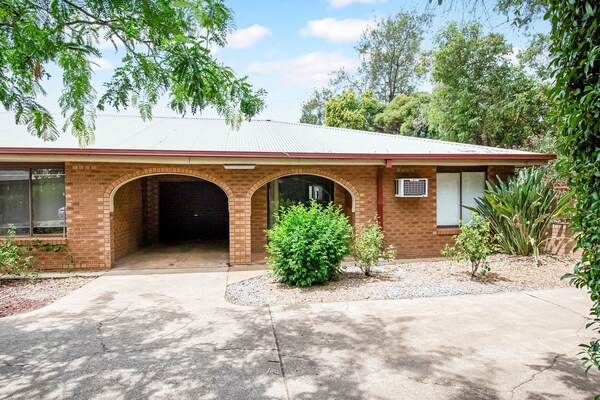Langdon Hideaway - Cbd Location, Modern Comforts - Wagga Wagga