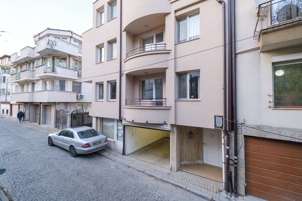 The Hill House Free Private Garage - Plovdiv