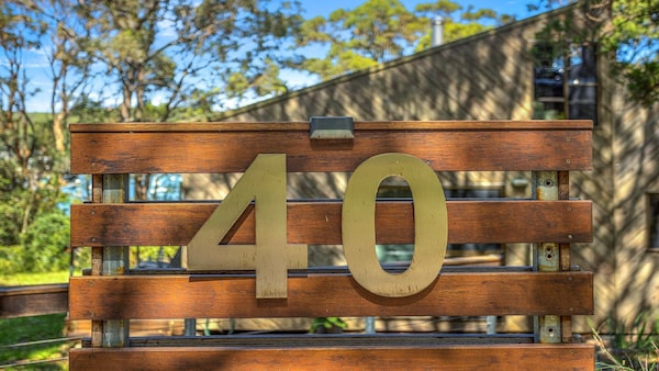 'The Treehouse On Hardys' By Accom Holidays - Ettalong Beach