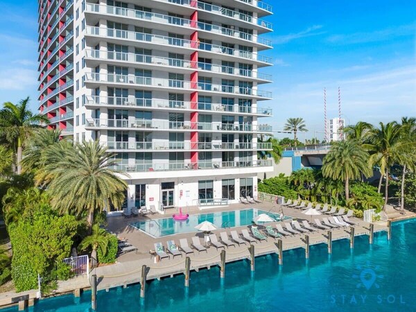 Apt W/amazing Pool, Infinity View And Gym - Hollywood, FL