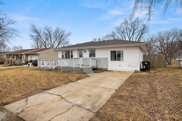 Modern Comfort In Morton | Cozy 3br Home For A Perfect Stay - Mackinaw, IL