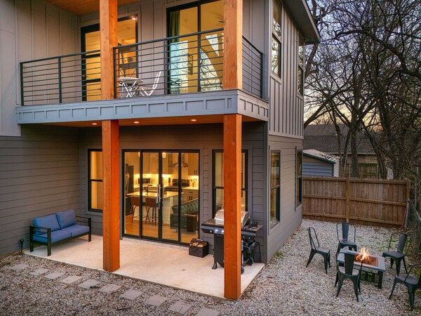 Downtown Atx - Unit B | Retreat | Pool - Govalle - Austin