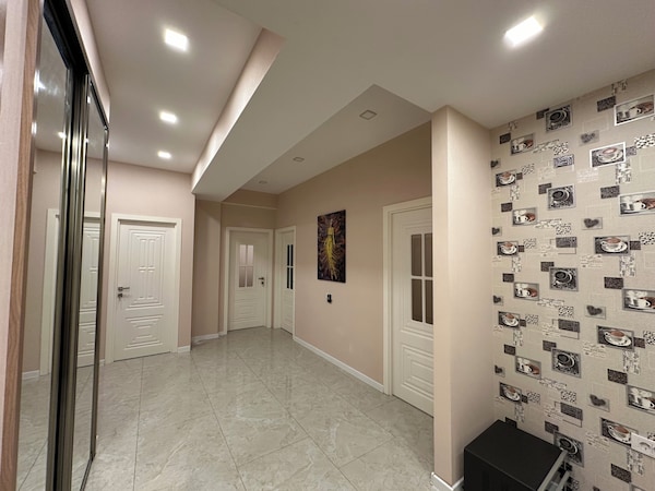 Charming 2-bedroom Apartment In Brilliant Bakı With Ac, Wifi - Baku