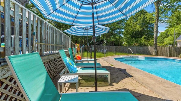 Private Saltwater Pool, Game Room, Near Beaches! - Sandwich, MA