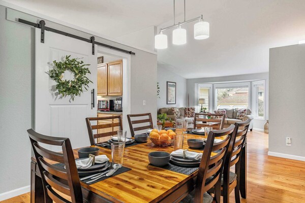 Large Family-friendly Home On Nw Side - Dogs Ok - Olympia, WA