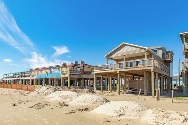 Stella Maris - Cozy Beachfront Property - Lake Jackson, TX