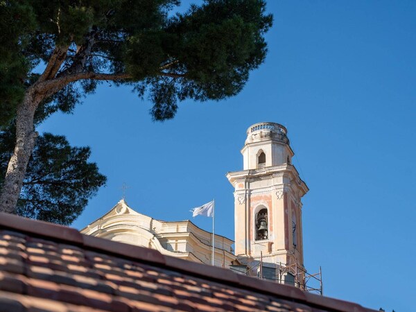 Romantica Mansarda In Villa ,Ai Piedi Di Un Borgo Storico , Il Tutto Vista Mare - Diano Marina