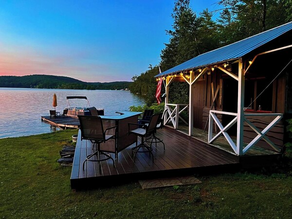 Lake Hortonia 3 Bedroom Cottage And Boat House 2 Min Walk To Lake. - Vermont