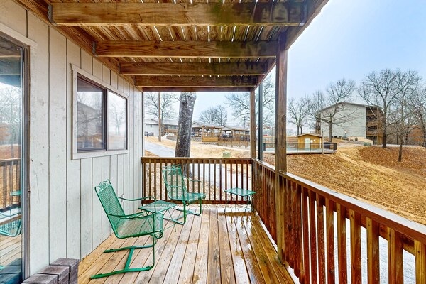 Centrally Located With Shared Pools & Bbq Area - Minutes To Silver Dollar City! - Branson West, MO