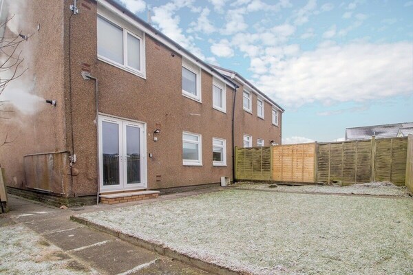 Stylish 2-bed In Coatbridge. Close To Motorways. - Sandy Beach - Strathclyde Park