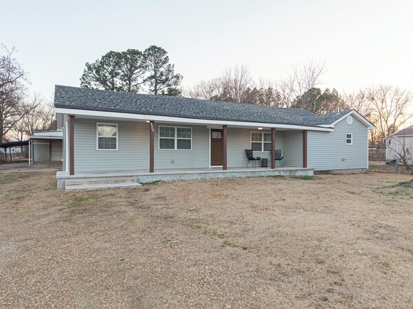 Brazil Retreat Come Relax In This Beautiful Spacious Home. - Greenwood, AR
