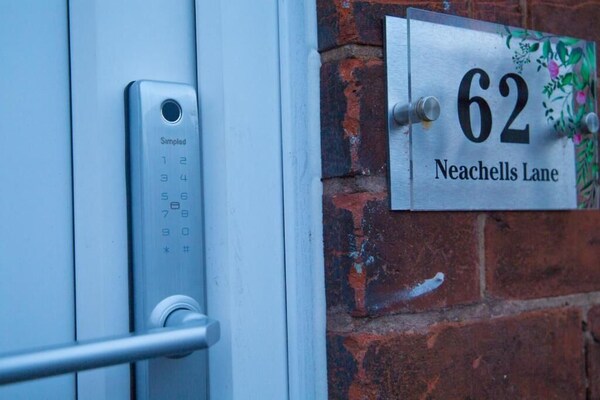 Bentley Bridge Wolverhampton 3 Bedrooms House - Perfect For Short Or Long Stay - Wolverhampton