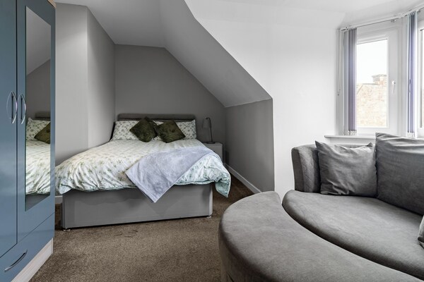 A Modern And Homely Apartment - Crieff