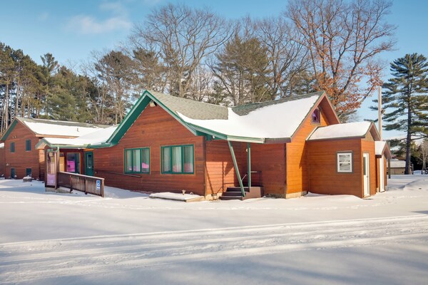 Outdoor Wet Bar: Spacious Eagle River Retreat! - Eagle River, WI