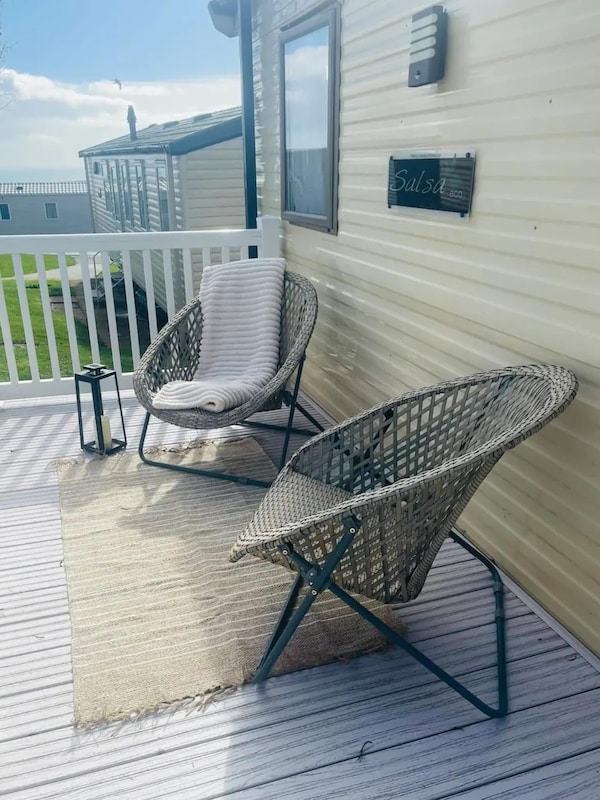 Cosy Caravan For Great Holidays On The Jurassic Coast. Sleeps 8 And Dog Friendly - Sidmouth