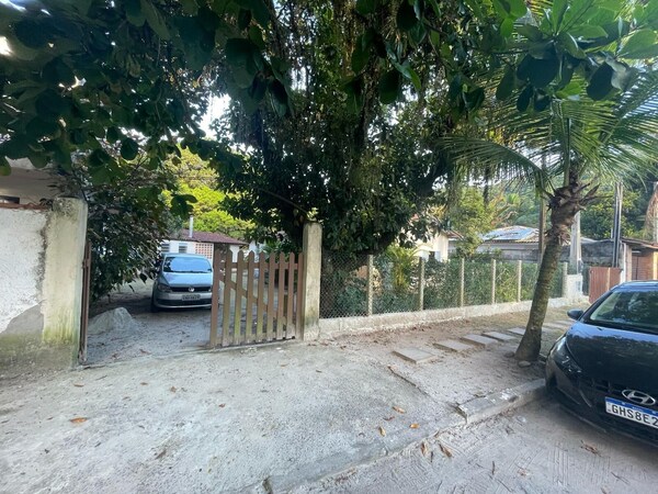 Casa Grande Uma Quadra Da Praia De Boissucanga - São Sebastião