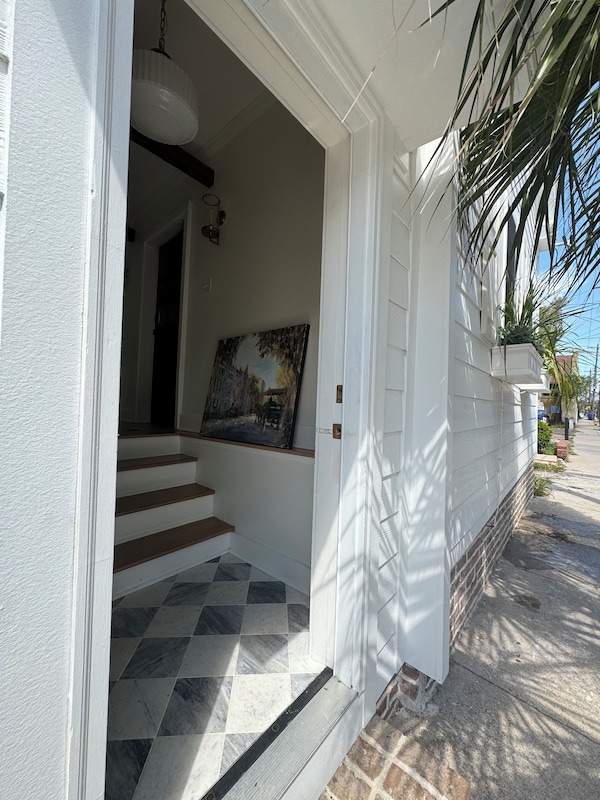 Luxury Boutique Hotel Vibes. More Space, More Comfort, All Yours. Fido Too - Charleston, SC