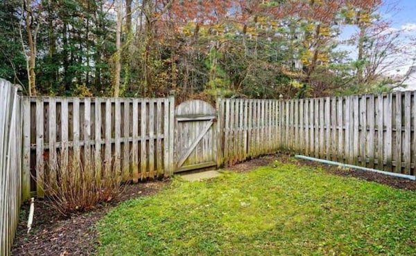 Comfy King Private Suite Near Umd Bwmc & Bwi With Pool Table And Treadmill. - Glen Burnie, MD