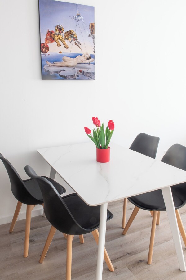 Nuevo Pocitos Condo Brio W/king Beds, 3 Smart Tvs, W/d, Fast Wifi, Rooftop Pool. - Montevidéu