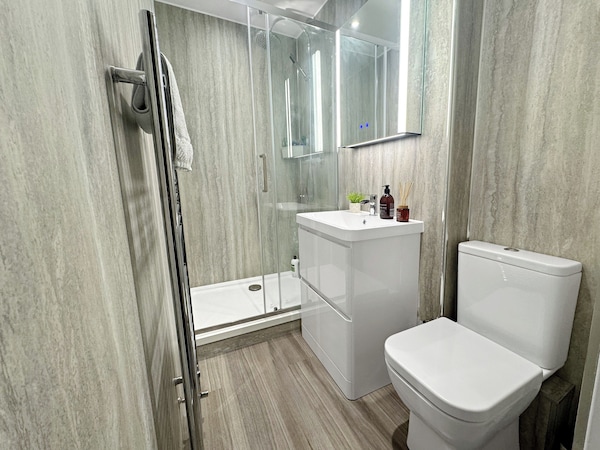 4 Bedroom Modern Spacious Apt - Edinburgh Old Town - Edinburgh