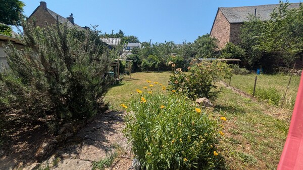 Charming House : A Peaceful And Comfortable Stay In Flavin - Rodez