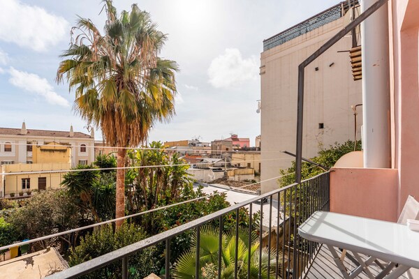 Apartment 'Myo Cagliari- Suite 4' With Balcony, Wi-fi And Air Conditioning - Cagliari