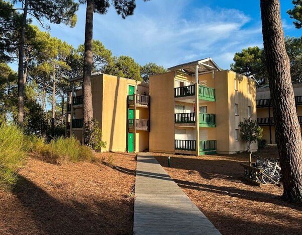 Gemütliche Wohnung Zwischen See Und Ozean  Terrasse & Gemeinschaftspool In Carcans-maubuisson - Lacanau