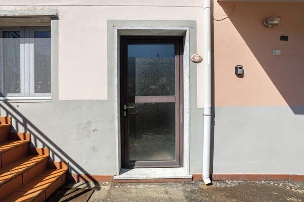 Appartement 'Le Rose' Met Uitzicht Op De Bergen En Wi-fi - Cinque-terre